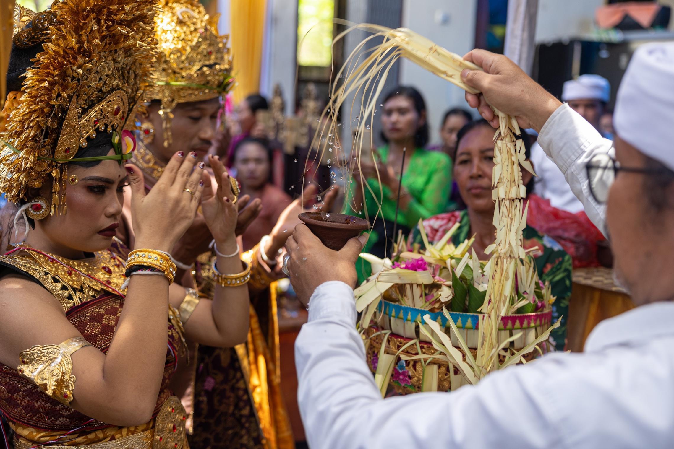 Balinese Wedding: A Sacred Union between Ancestors and Nature - Terra ...